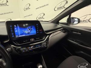 Белый Тойота C-HR 2017 в Вильнюс, объемом двигателя 1.80 л и пробегом 141 тыс. км за 14900 €, фото 27 на AUTOMOTO.COM.LV