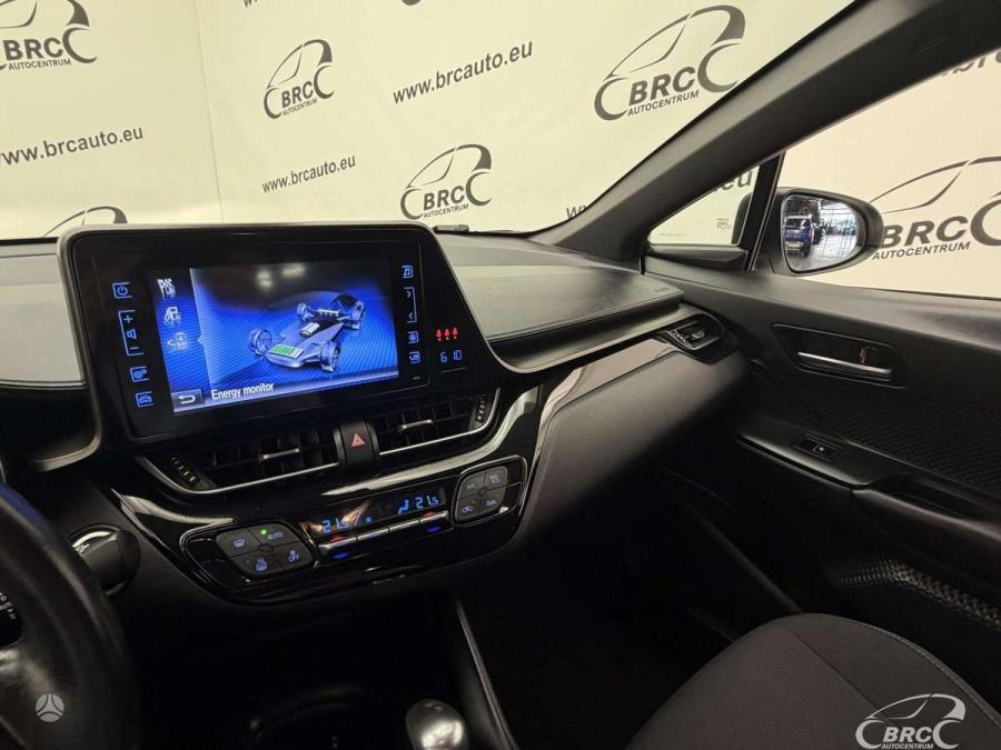 Белый Тойота C-HR 2017 в Вильнюс, объемом двигателя 1.80 л и пробегом 141 тыс. км за 14900 €, фото 27 на AUTOMOTO.COM.LV