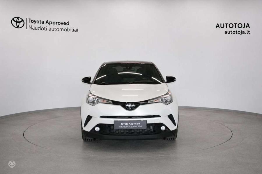 White Toyota C-HR 2017 in Kaunas, with an engine capacity of 1.20 L and mileage of 103 thousand km for 16900 €, photo 6 on AUTOMOTO.COM.LV