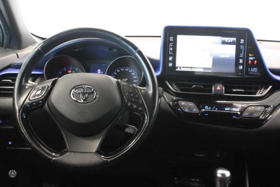 White Toyota C-HR 2017 in Kaunas, with an engine capacity of 1.20 L and mileage of 103 thousand km for 16900 €, photo 10 on AUTOMOTO.COM.LV