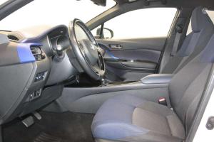 White Toyota C-HR 2017 in Kaunas, with an engine capacity of 1.20 L and mileage of 103 thousand km for 16900 €, photo 12 on AUTOMOTO.COM.LV