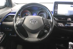 White Toyota C-HR 2017 in Kaunas, with an engine capacity of 1.20 L and mileage of 103 thousand km for 16900 €, photo 13 on AUTOMOTO.COM.LV