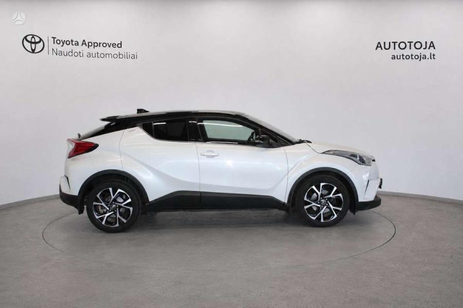 White Toyota C-HR 2017 in Kaunas, with an engine capacity of 1.20 L and mileage of 103 thousand km for 16900 €, photo 17 on AUTOMOTO.COM.LV