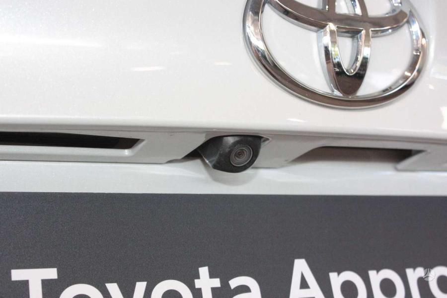 White Toyota C-HR 2017 in Kaunas, with an engine capacity of 1.20 L and mileage of 103 thousand km for 16900 €, photo 20 on AUTOMOTO.COM.LV