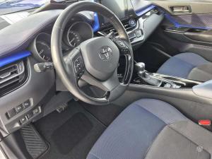 Balts Toyota C-HR 2017 Šilalė, ar dzinēja tilpumu 1.80 L un nobraukumu 176 tūkst. km par 10400 €, foto 6 vietnē AUTOMOTO.COM.LV