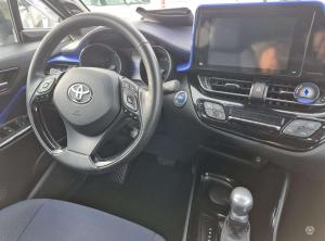 Balts Toyota C-HR 2017 Šilalė, ar dzinēja tilpumu 1.80 L un nobraukumu 176 tūkst. km par 10400 €, foto 7 vietnē AUTOMOTO.COM.LV