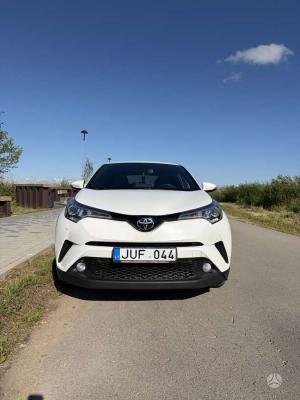Белый Тойота C-HR 2017 в Клайпеда, объемом двигателя 1.20 л и пробегом 93 тыс. км за 16900 €, фото 4 на AUTOMOTO.COM.LV