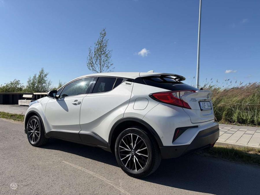 Белый Тойота C-HR 2017 в Клайпеда, объемом двигателя 1.20 л и пробегом 93 тыс. км за 16900 €, фото 8 на AUTOMOTO.COM.LV