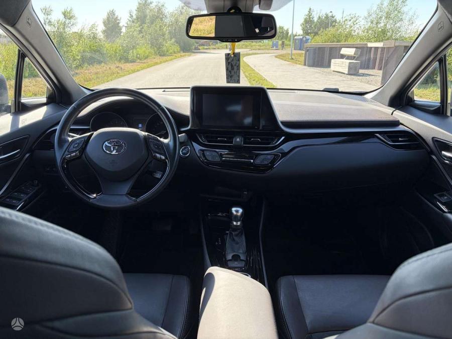Белый Тойота C-HR 2017 в Клайпеда, объемом двигателя 1.20 л и пробегом 93 тыс. км за 16900 €, фото 16 на AUTOMOTO.COM.LV