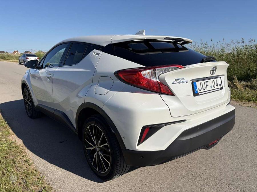 Белый Тойота C-HR 2017 в Клайпеда, объемом двигателя 1.20 л и пробегом 93 тыс. км за 16900 €, фото 23 на AUTOMOTO.COM.LV