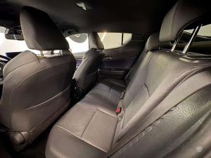 White Toyota C-HR 2017 in Marijampole, with an engine capacity of 1.80 L and mileage of 160 thousand km for 15950 €, photo 17 on AUTOMOTO.COM.LV