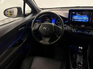 White Toyota C-HR 2017 in Marijampole, with an engine capacity of 1.80 L and mileage of 160 thousand km for 15950 €, photo 22 on AUTOMOTO.COM.LV