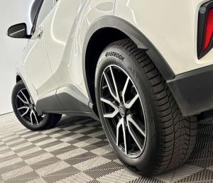 White Toyota C-HR 2017 in Marijampole, with an engine capacity of 1.80 L and mileage of 160 thousand km for 15950 €, photo 26 on AUTOMOTO.COM.LV