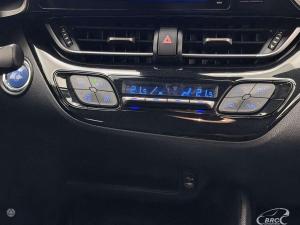 Белый Тойота C-HR 2017 в Вильнюс, объемом двигателя 1.80 л и пробегом 141 тыс. км за 13900 €, фото 18 на AUTOMOTO.COM.LV