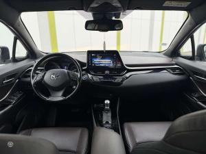 White Toyota C-HR 2017 in Taurage, with an engine capacity of 1.80 L and mileage of 172 thousand km for 14300 €, photo 53 on AUTOMOTO.COM.LV