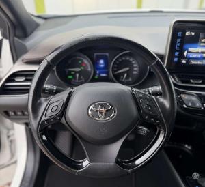 White Toyota C-HR 2017 in Taurage, with an engine capacity of 1.80 L and mileage of 172 thousand km for 14300 €, photo 64 on AUTOMOTO.COM.LV
