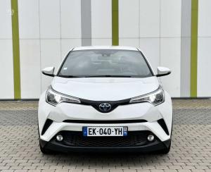 White Toyota C-HR 2017 in Taurage, with an engine capacity of 1.80 L and mileage of 172 thousand km for 14300 €, photo 6 on AUTOMOTO.COM.LV