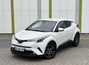White Toyota C-HR 2017 in Taurage, with an engine capacity of 1.80 L and mileage of 172 thousand km for 14300 €, photo 8 on AUTOMOTO.COM.LV