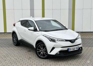 White Toyota C-HR 2017 in Taurage, with an engine capacity of 1.80 L and mileage of 172 thousand km for 14300 €, photo 11 on AUTOMOTO.COM.LV