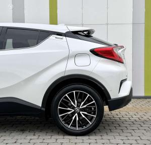 White Toyota C-HR 2017 in Taurage, with an engine capacity of 1.80 L and mileage of 172 thousand km for 14300 €, photo 18 on AUTOMOTO.COM.LV