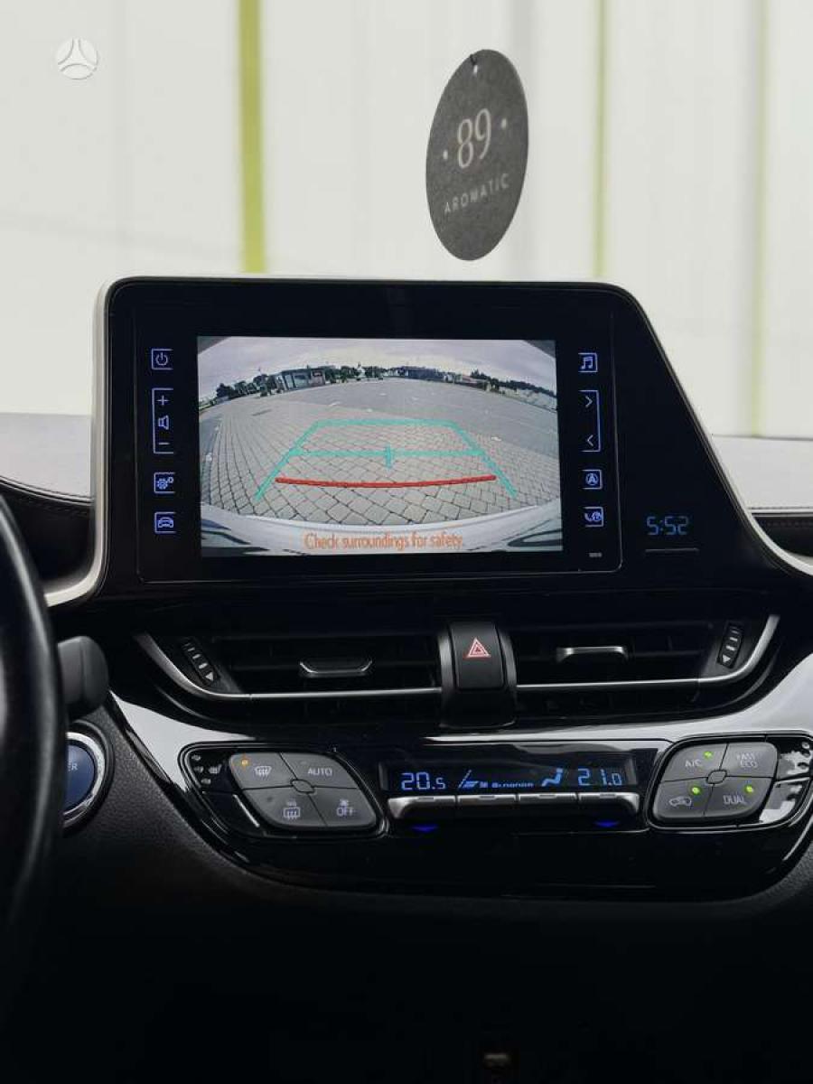 White Toyota C-HR 2017 in Taurage, with an engine capacity of 1.80 L and mileage of 172 thousand km for 14300 €, photo 71 on AUTOMOTO.COM.LV