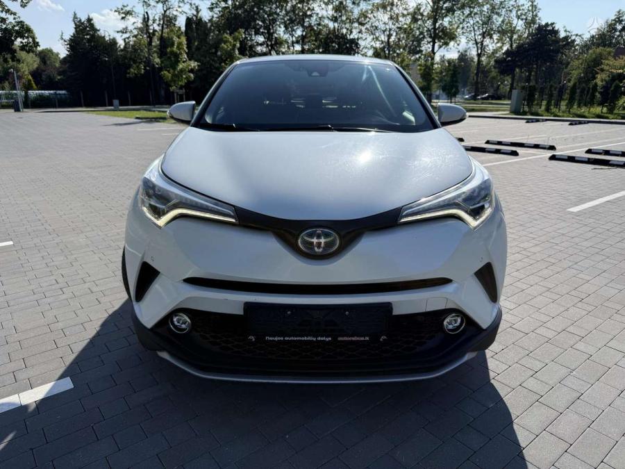 Balts Toyota C-HR 2017 Kauņa, ar dzinēja tilpumu 1.80 L un nobraukumu 250 tūkst. km par 14700 €, foto 4 vietnē AUTOMOTO.COM.LV