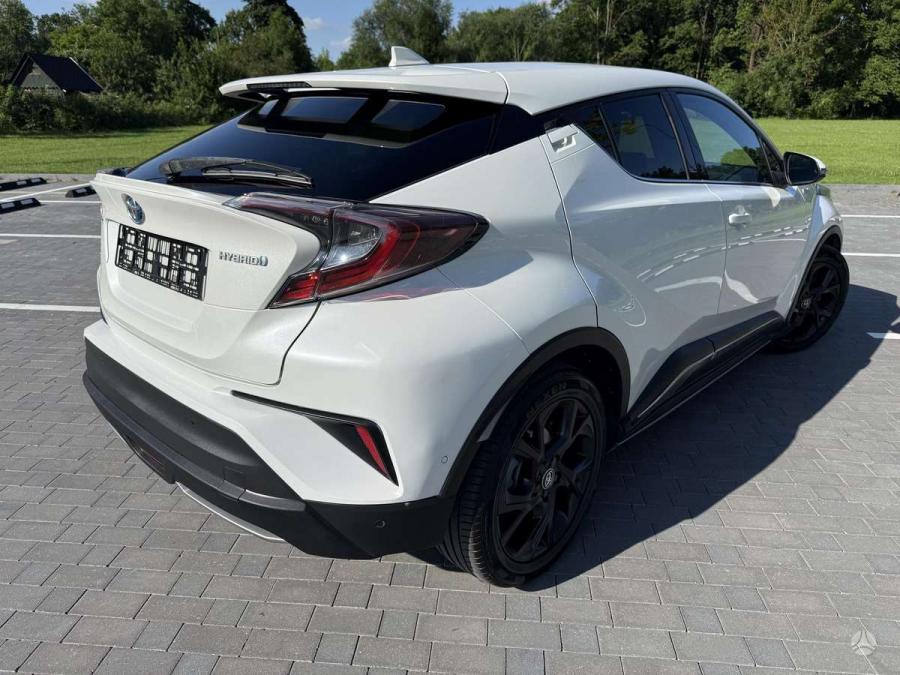 Balts Toyota C-HR 2017 Kauņa, ar dzinēja tilpumu 1.80 L un nobraukumu 250 tūkst. km par 14700 €, foto 8 vietnē AUTOMOTO.COM.LV