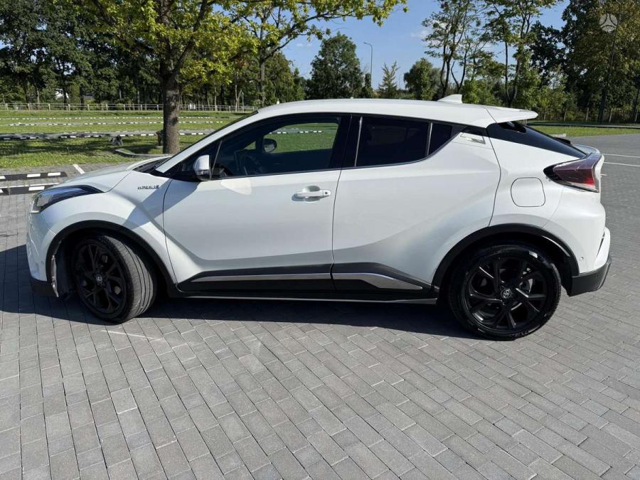 Balts Toyota C-HR 2017 Kauņa, ar dzinēja tilpumu 1.80 L un nobraukumu 250 tūkst. km par 14700 €, foto 12 vietnē AUTOMOTO.COM.LV