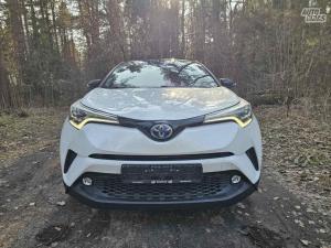 Белый Тойота C-HR 2017 в Каунас, объемом двигателя 1.80 л и пробегом 143 тыс. км за 15750 €, фото 4 на AUTOMOTO.COM.LV