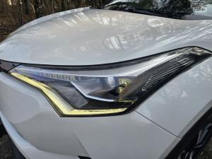 Белый Тойота C-HR 2017 в Каунас, объемом двигателя 1.80 л и пробегом 143 тыс. км за 15750 €, фото 13 на AUTOMOTO.COM.LV