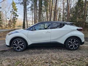 Белый Тойота C-HR 2017 в Каунас, объемом двигателя 1.80 л и пробегом 143 тыс. км за 15750 €, фото 14 на AUTOMOTO.COM.LV