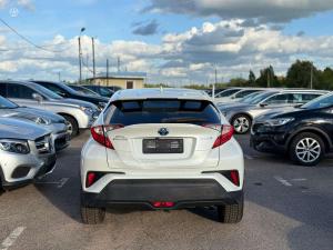 Белый Тойота C-HR 2017 в Паневежис, объемом двигателя 1.80 л и пробегом 298 тыс. км за 10800 €, фото 7 на AUTOMOTO.COM.LV