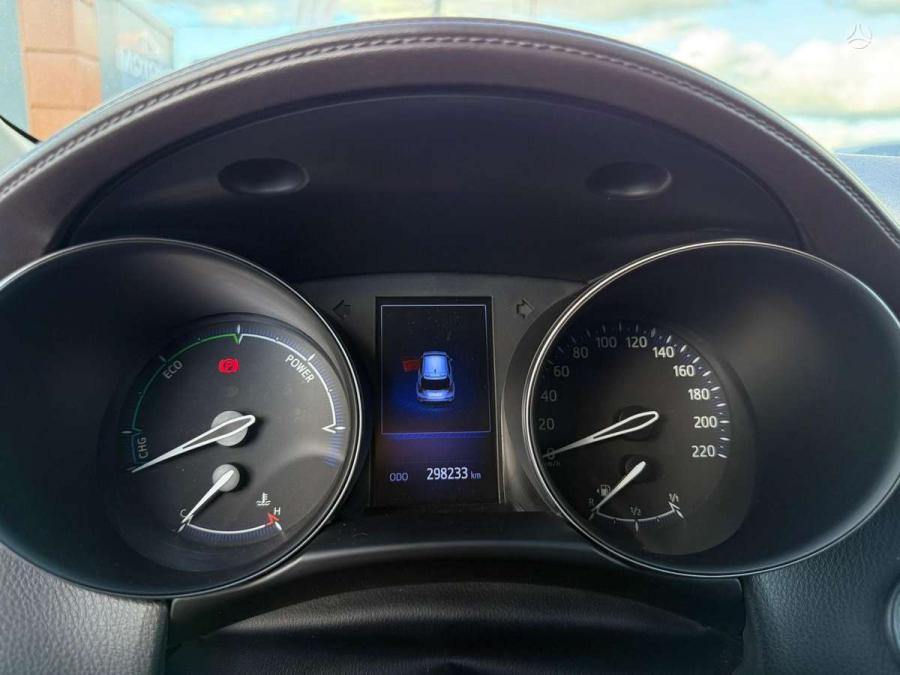 Белый Тойота C-HR 2017 в Паневежис, объемом двигателя 1.80 л и пробегом 298 тыс. км за 10800 €, фото 14 на AUTOMOTO.COM.LV