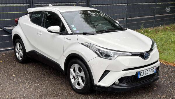 Balts Toyota C-HR 2017 Jonava, ar dzinēja tilpumu 1.80 L un nobraukumu 220 tūkst. km par 11750 €, foto 1 vietnē AUTOMOTO.COM.LV