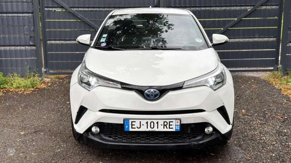 Balts Toyota C-HR 2017 Jonava, ar dzinēja tilpumu 1.80 L un nobraukumu 220 tūkst. km par 11750 €, foto 2 vietnē AUTOMOTO.COM.LV