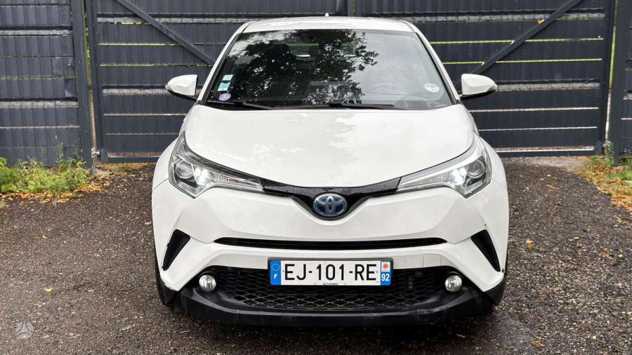 Balts Toyota C-HR 2017 Jonava, ar dzinēja tilpumu 1.80 L un nobraukumu 220 tūkst. km par 11750 €, foto 3 vietnē AUTOMOTO.COM.LV