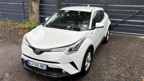 Balts Toyota C-HR 2017 Jonava, ar dzinēja tilpumu 1.80 L un nobraukumu 220 tūkst. km par 11750 €, foto 3 vietnē AUTOMOTO.COM.LV