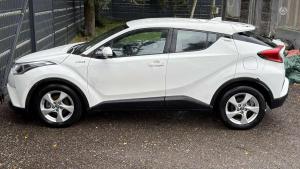 Balts Toyota C-HR 2017 Jonava, ar dzinēja tilpumu 1.80 L un nobraukumu 220 tūkst. km par 11750 €, foto 5 vietnē AUTOMOTO.COM.LV