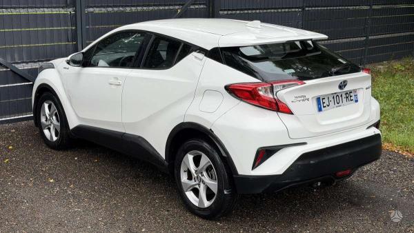 Balts Toyota C-HR 2017 Jonava, ar dzinēja tilpumu 1.80 L un nobraukumu 220 tūkst. km par 11750 €, foto 5 vietnē AUTOMOTO.COM.LV