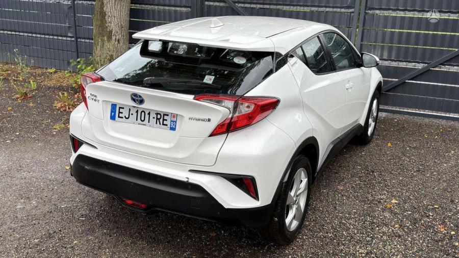 Balts Toyota C-HR 2017 Jonava, ar dzinēja tilpumu 1.80 L un nobraukumu 220 tūkst. km par 11750 €, foto 16 vietnē AUTOMOTO.COM.LV