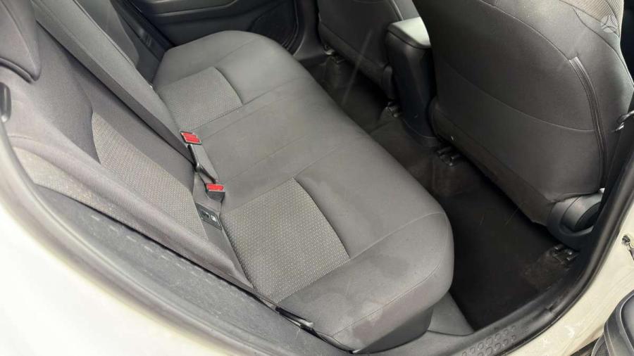 Balts Toyota C-HR 2017 Jonava, ar dzinēja tilpumu 1.80 L un nobraukumu 220 tūkst. km par 11750 €, foto 19 vietnē AUTOMOTO.COM.LV