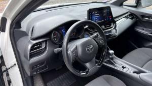 Balts Toyota C-HR 2017 Jonava, ar dzinēja tilpumu 1.80 L un nobraukumu 220 tūkst. km par 11750 €, foto 22 vietnē AUTOMOTO.COM.LV