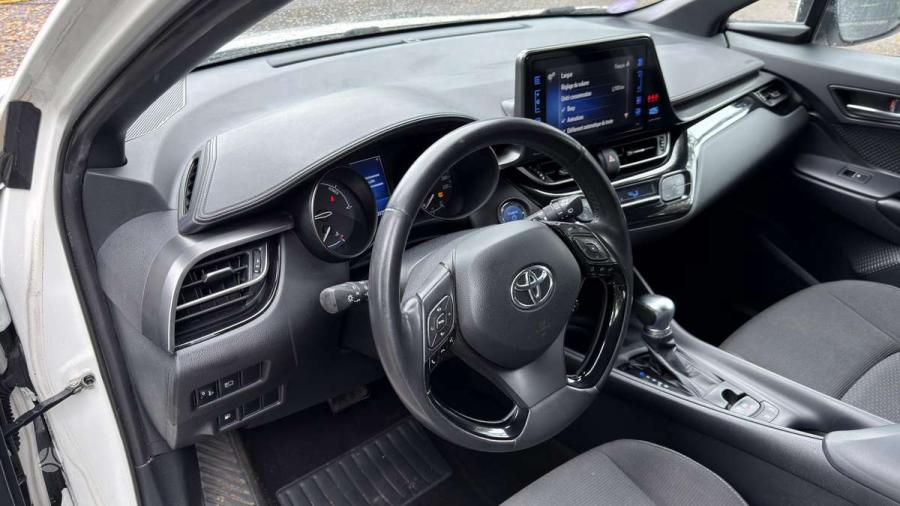 Balts Toyota C-HR 2017 Jonava, ar dzinēja tilpumu 1.80 L un nobraukumu 220 tūkst. km par 11750 €, foto 22 vietnē AUTOMOTO.COM.LV