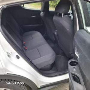 White Toyota C-HR 2017 in Vilnius, with an engine capacity of 1.80 L and mileage of 303 thousand km for 11990 €, photo 25 on AUTOMOTO.COM.LV