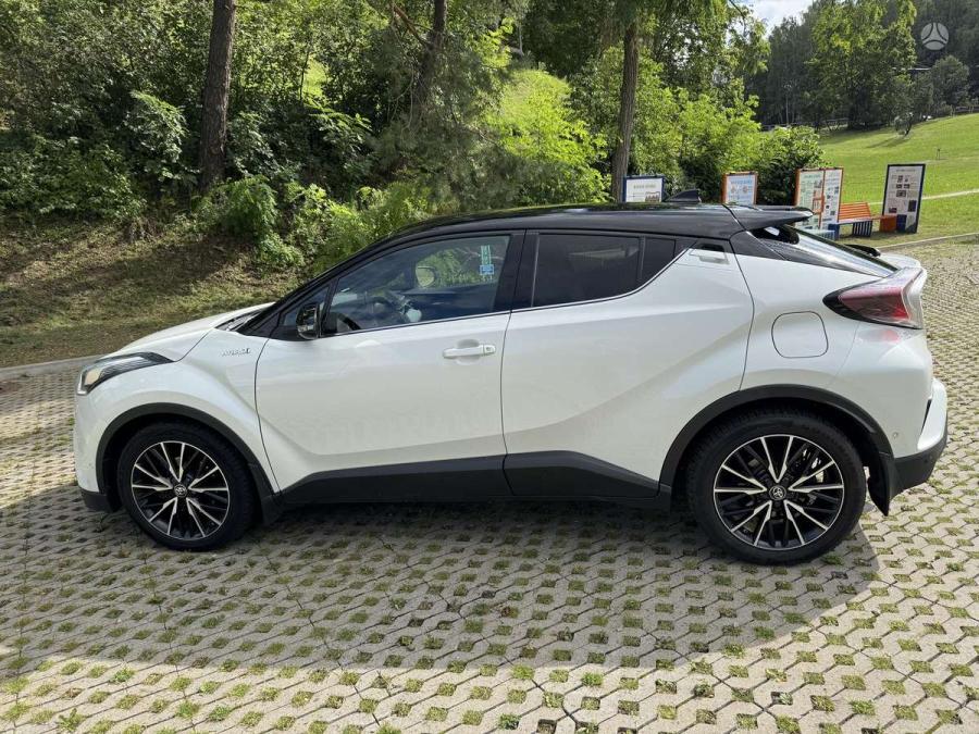 Белый Тойота C-HR 2017 в Каунас, объемом двигателя 1.80 л и пробегом 183 тыс. км за 16450 €, фото 10 на AUTOMOTO.COM.LV
