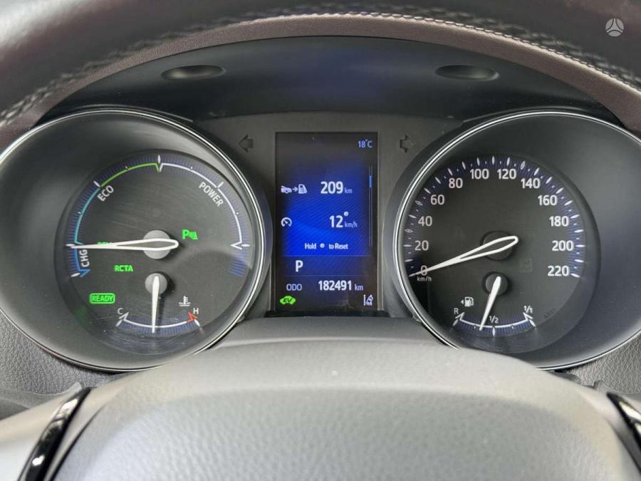 Белый Тойота C-HR 2017 в Каунас, объемом двигателя 1.80 л и пробегом 183 тыс. км за 16450 €, фото 16 на AUTOMOTO.COM.LV