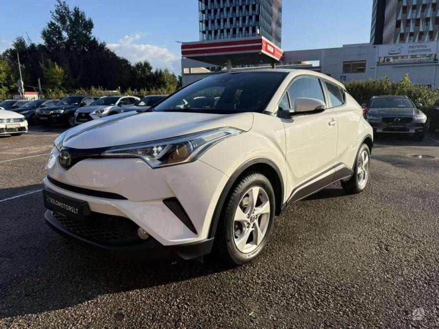 Белый Тойота C-HR 2017 в Вильнюс, объемом двигателя 1.20 л и пробегом 169 тыс. км за 13450 €, фото 4 на AUTOMOTO.COM.LV