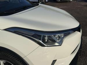 Белый Тойота C-HR 2017 в Вильнюс, объемом двигателя 1.20 л и пробегом 169 тыс. км за 13450 €, фото 12 на AUTOMOTO.COM.LV