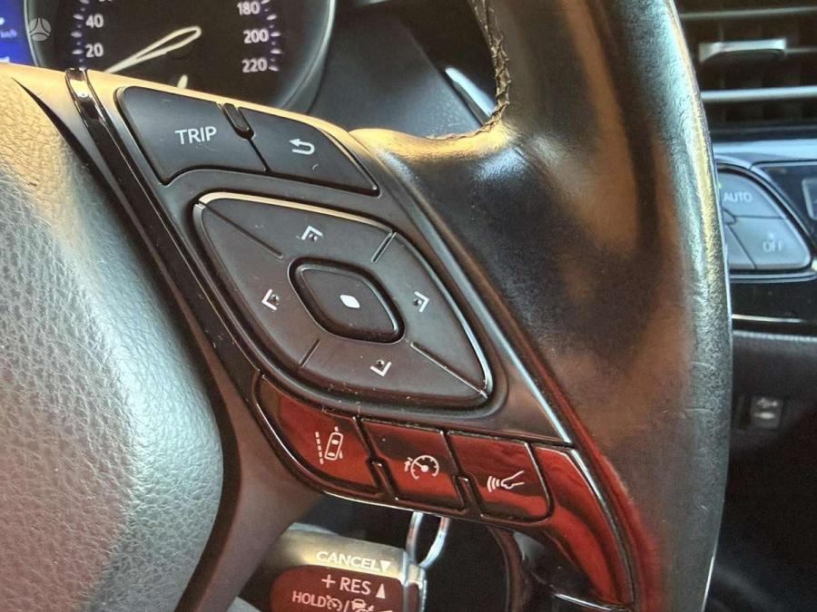 Белый Тойота C-HR 2017 в Вильнюс, объемом двигателя 1.20 л и пробегом 169 тыс. км за 13450 €, фото 20 на AUTOMOTO.COM.LV