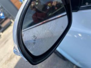 White Toyota C-HR 2017 in Panevezys, with an engine capacity of 1.80 L and mileage of 306 thousand km for 11200 €, photo 9 on AUTOMOTO.COM.LV